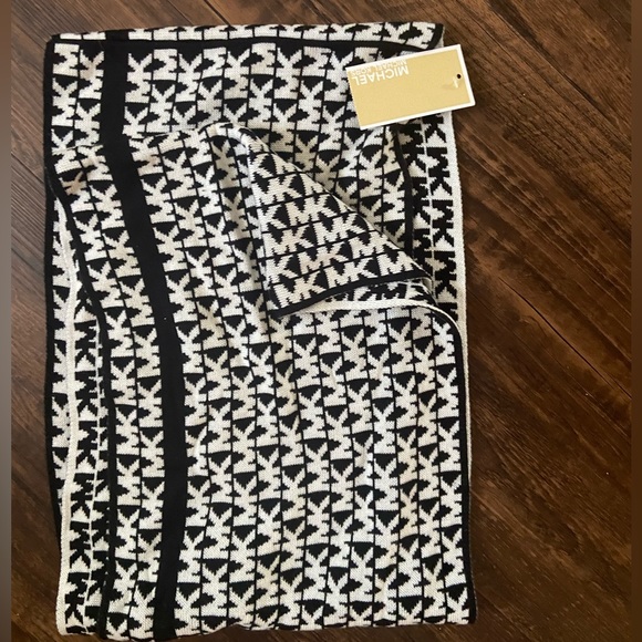 Michael Kors | Accessories | Michael Kors Scarf Shawl Mk Monogram Reversible Blackwhite Knit ...